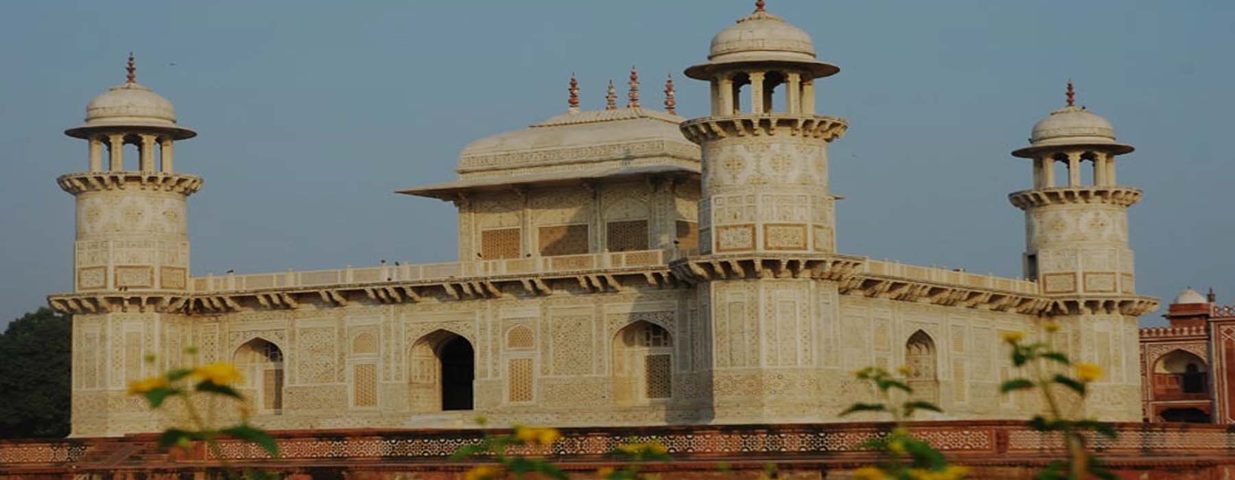 Call:+91-9027792159 Govt. Approved Tour Guide Agra For Taj Mahal